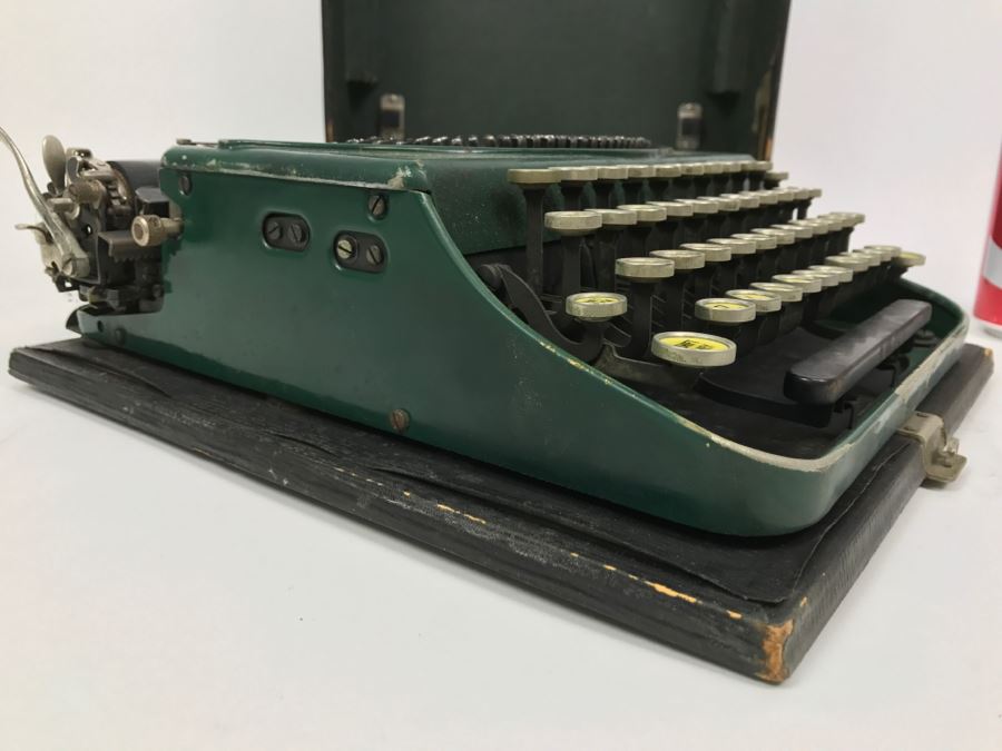 Vintage Remington Typewriter Low-Profile With Case