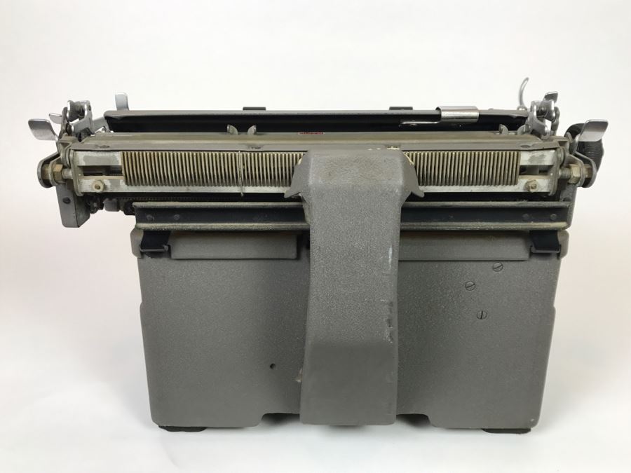Vintage Metal ROYAL Typewriter