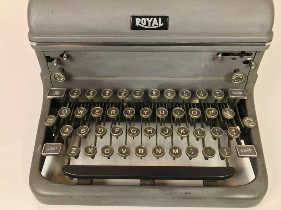 Vintage Metal ROYAL Typewriter