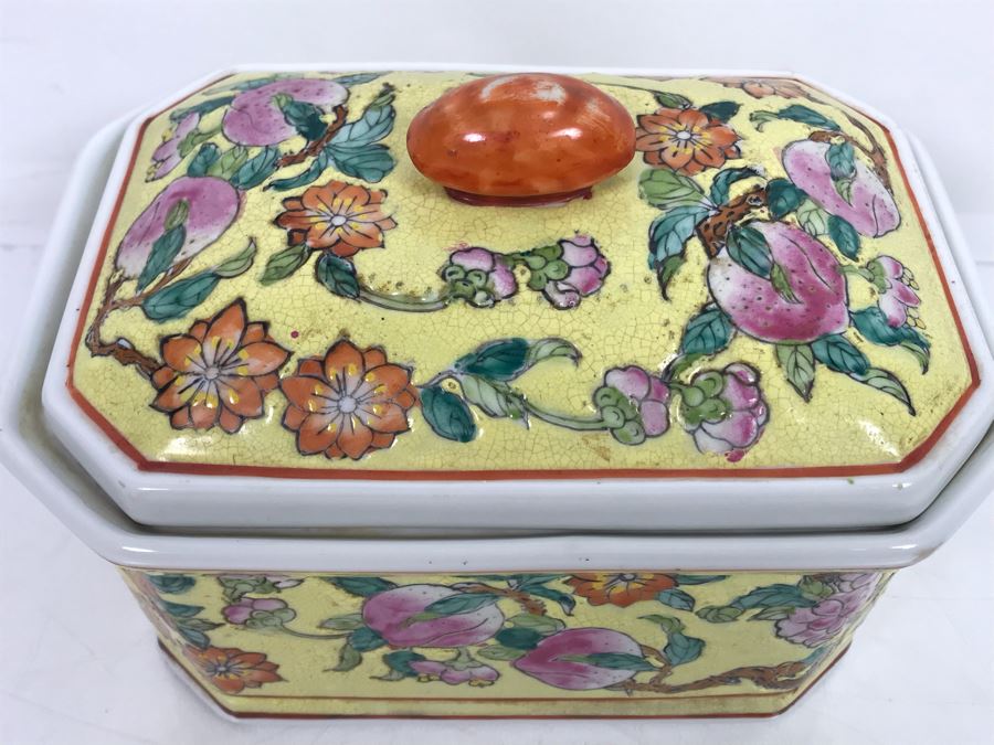 Vintage Signed Chinese Porcelain Box With Lid
