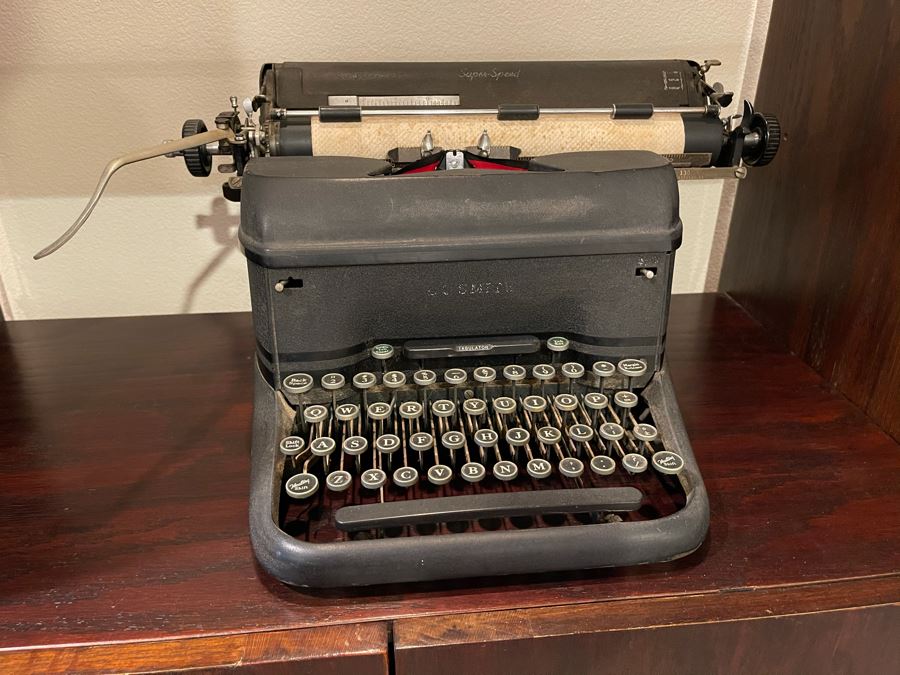 Vintage Metal Typewriter