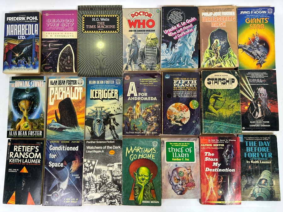 Vintage Science Fiction Paperback Books Lot