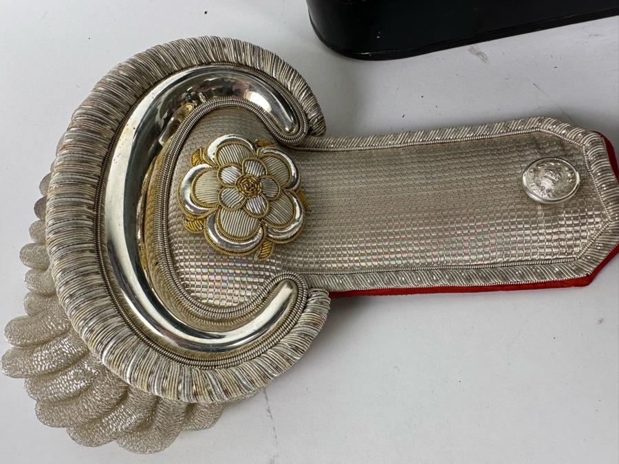 Victorian Era British Officers Dress Epaulettes With Metal Case