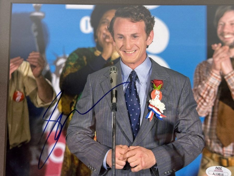 Signed Sean Penn 8 X 10 Photograph Framed With Authentication 12 X 10.5