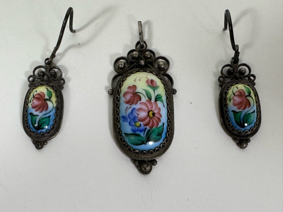 Vintage Russian Jewelry: Hand Painted Signed Russian Lacquer Pin Brooch ...