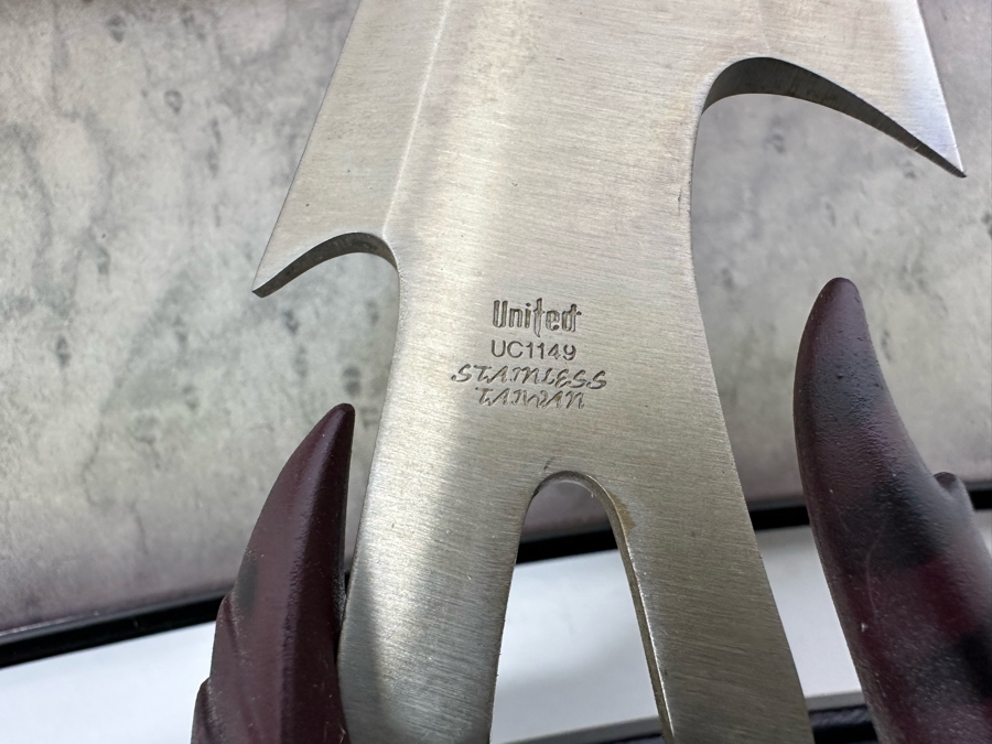 Pair Of United Cutlery Brands Fantasy Knives Poseidon's Blade 16L