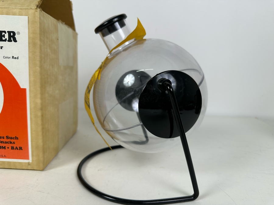 Vintage Swingin' People Feeder New with Box