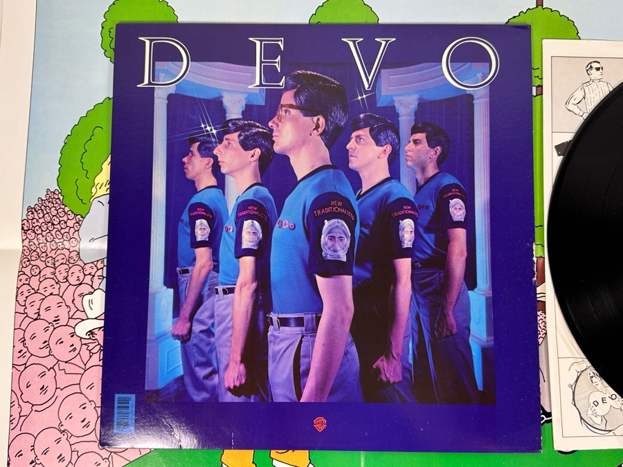 DEVO - New Traditionalists BSK-3595 Warner Bros Records Vinyl Record With Poster 1981