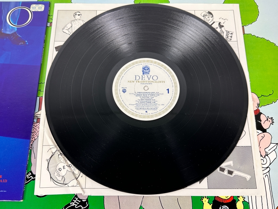 DEVO - New Traditionalists BSK-3595 Warner Bros Records Vinyl Record With Poster 1981