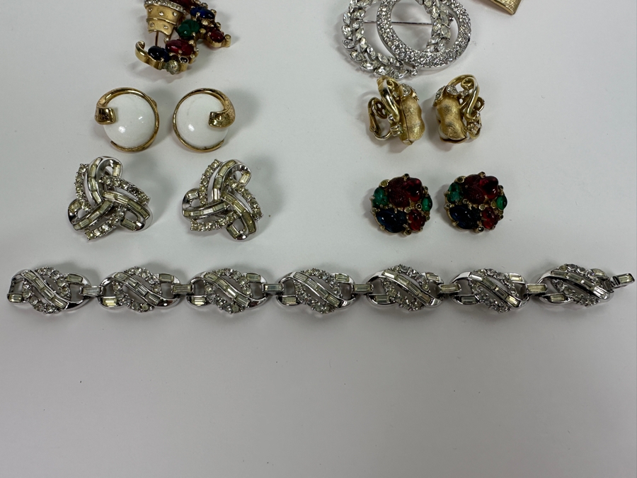 Just Added - Vintage Signed Trifari Costume Jewelry: Brooches/Pins ...
