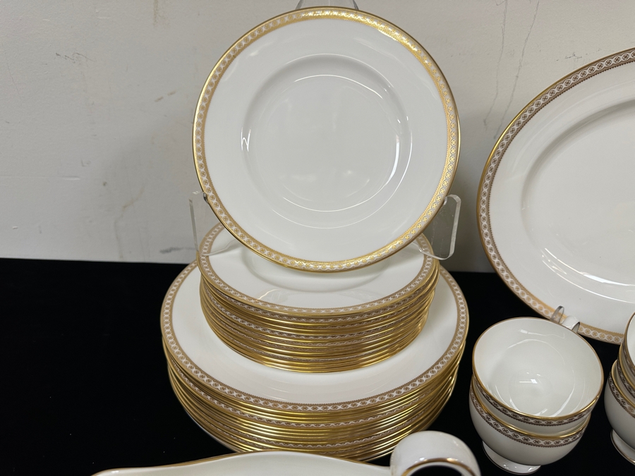 Wedgwood Bone China Gold Ulander Service For Apx 12 Retails Over $1,200