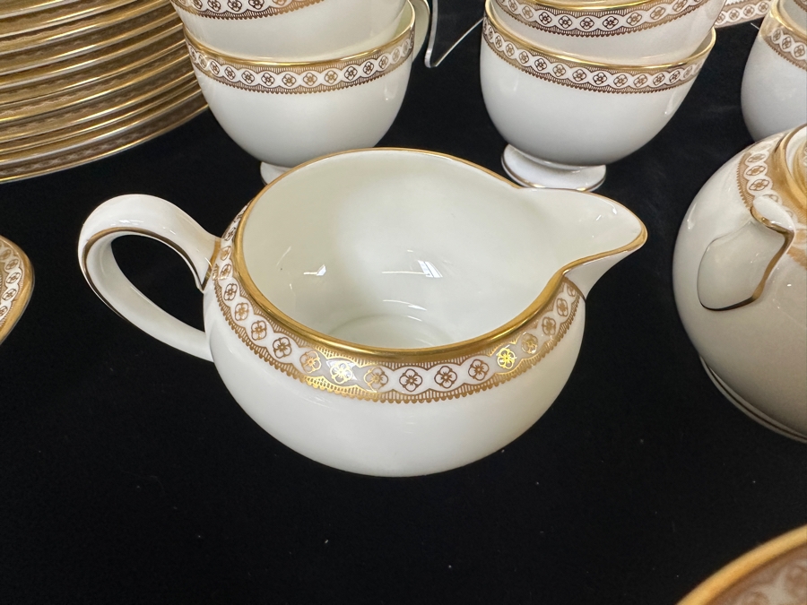 Wedgwood Bone China Gold Ulander Service For Apx 12 Retails Over $1,200