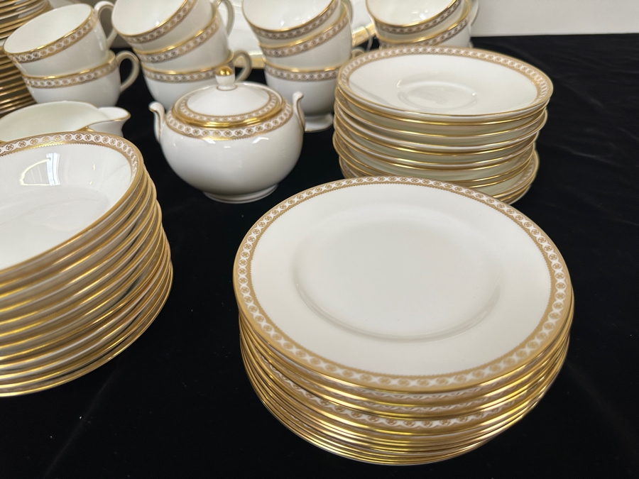 Wedgwood Bone China Gold Ulander Service For Apx 12 Retails Over $1,200
