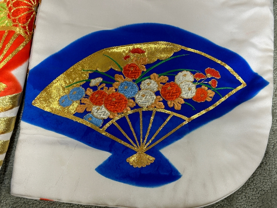 Huge Vintage Japanese Silk Uchikake Wedding Kimono Featuring Gold ...