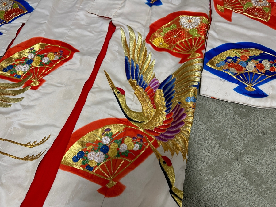 Huge Vintage Japanese Silk Uchikake Wedding Kimono Featuring Gold ...
